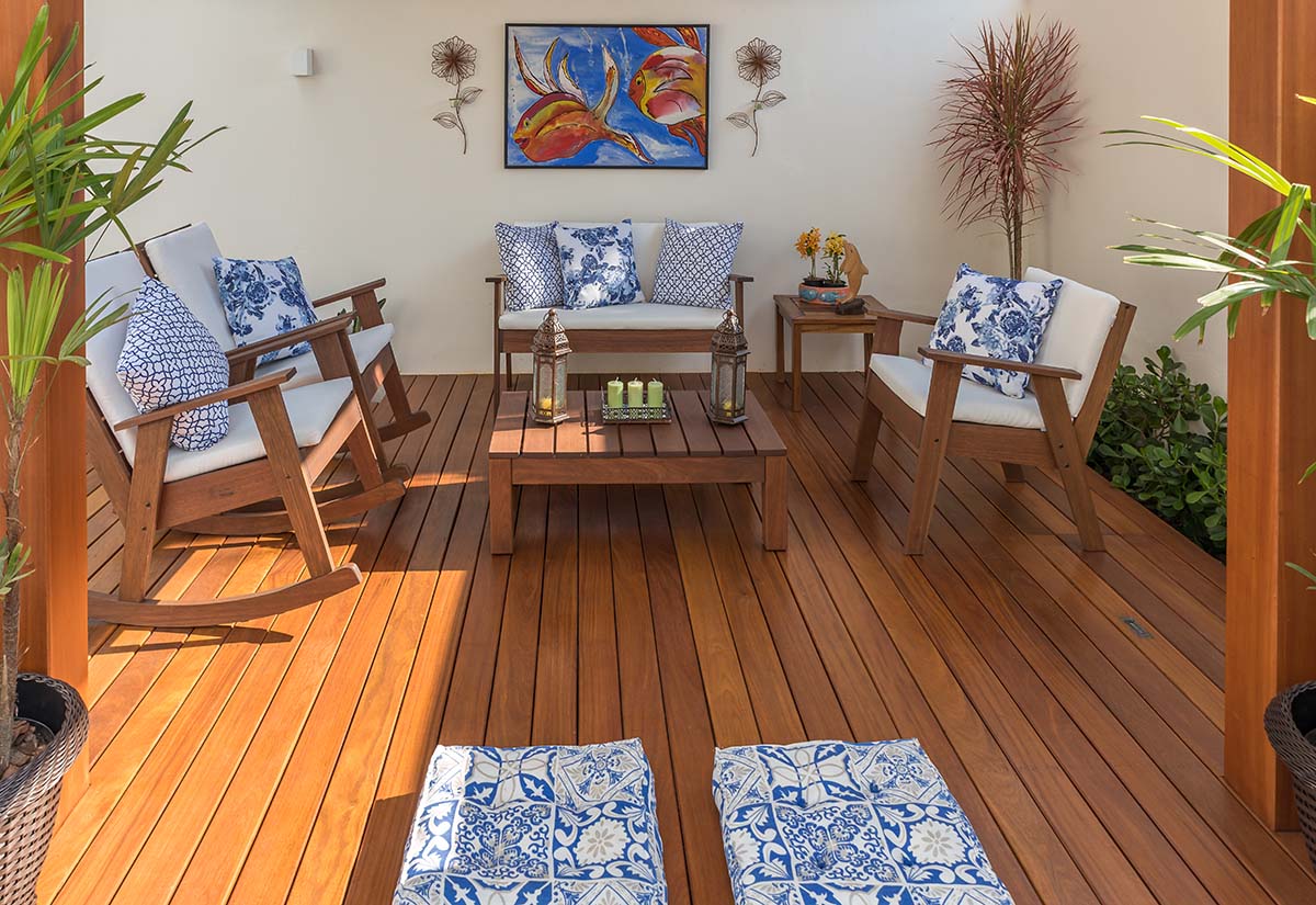 Perfect Deck: Differences between hardwood and pressure-treated wood ...