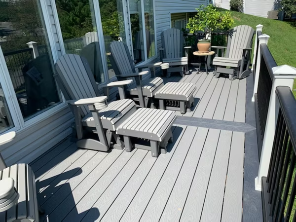 9 Two-Tone Trex Deck Design Ideas for Inspiration